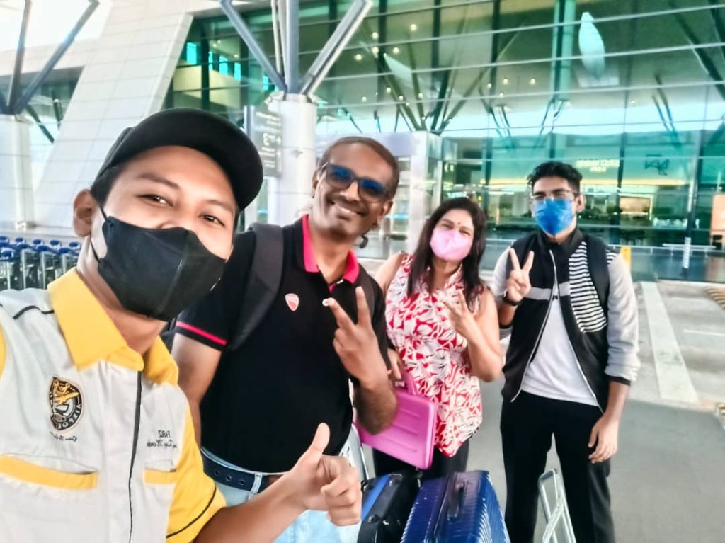 Airport Taxi to KLIA/KLIA2 at +6012-3036792 | KLIA Limo Service